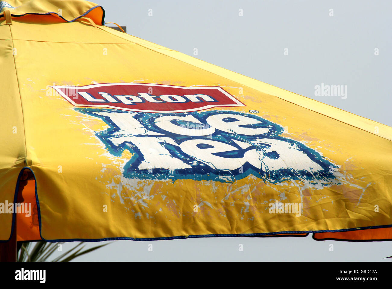 Lipton logo hi-res stock photography and images - Alamy
