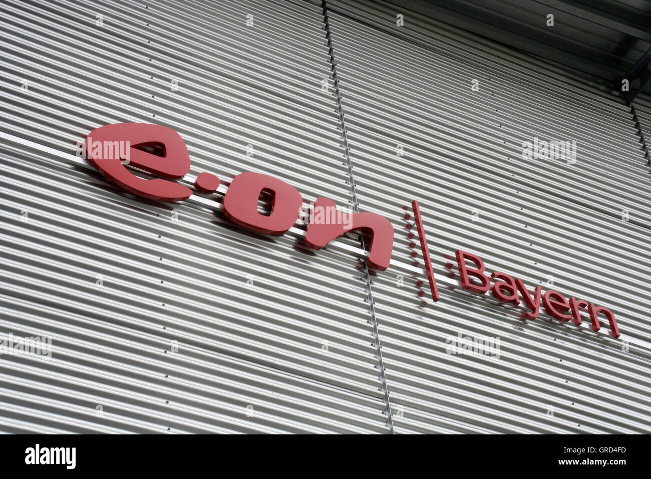 Eon logo hi-res stock photography and images - Alamy