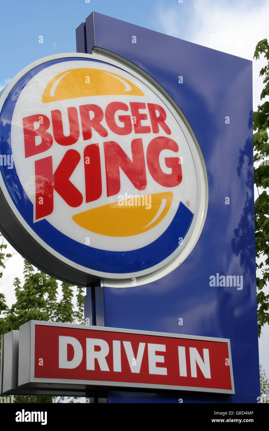 Burger king logo signs hi-res stock photography and images - Alamy