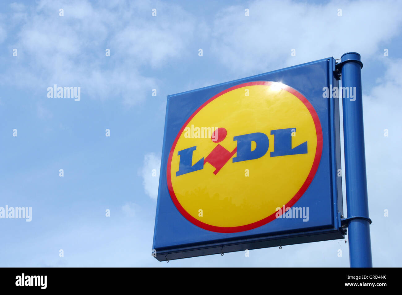 Logo Discounter Lidl Stock Photo - Alamy