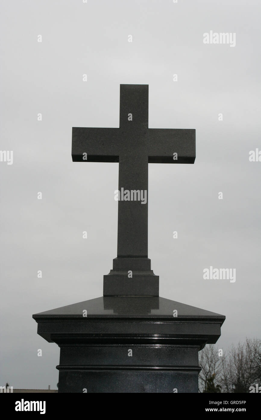 Cross on gravestone cemetery hi-res stock photography and images - Alamy