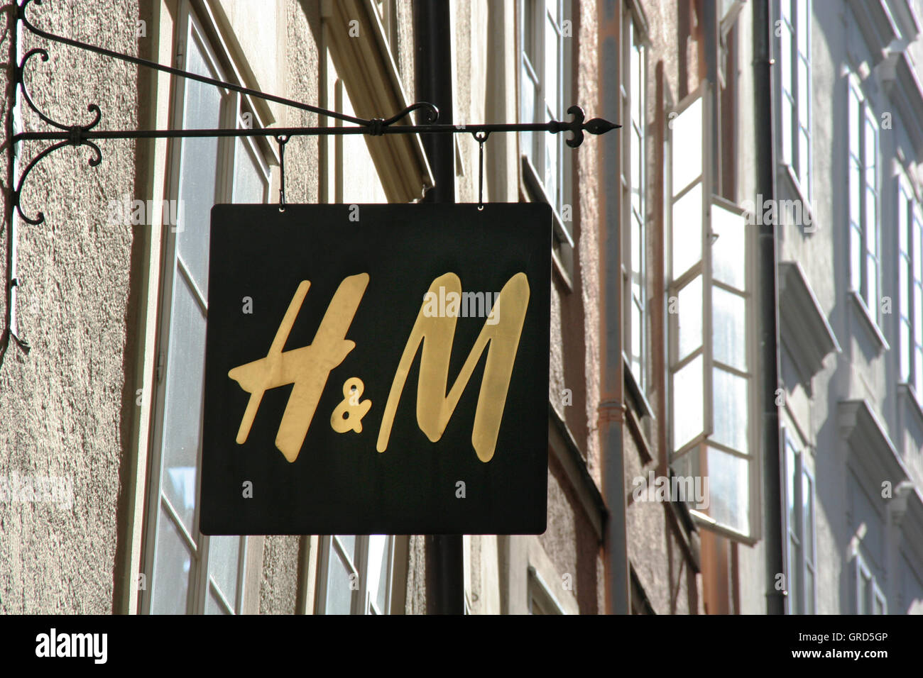 H m logo hi-res stock photography and images - Alamy