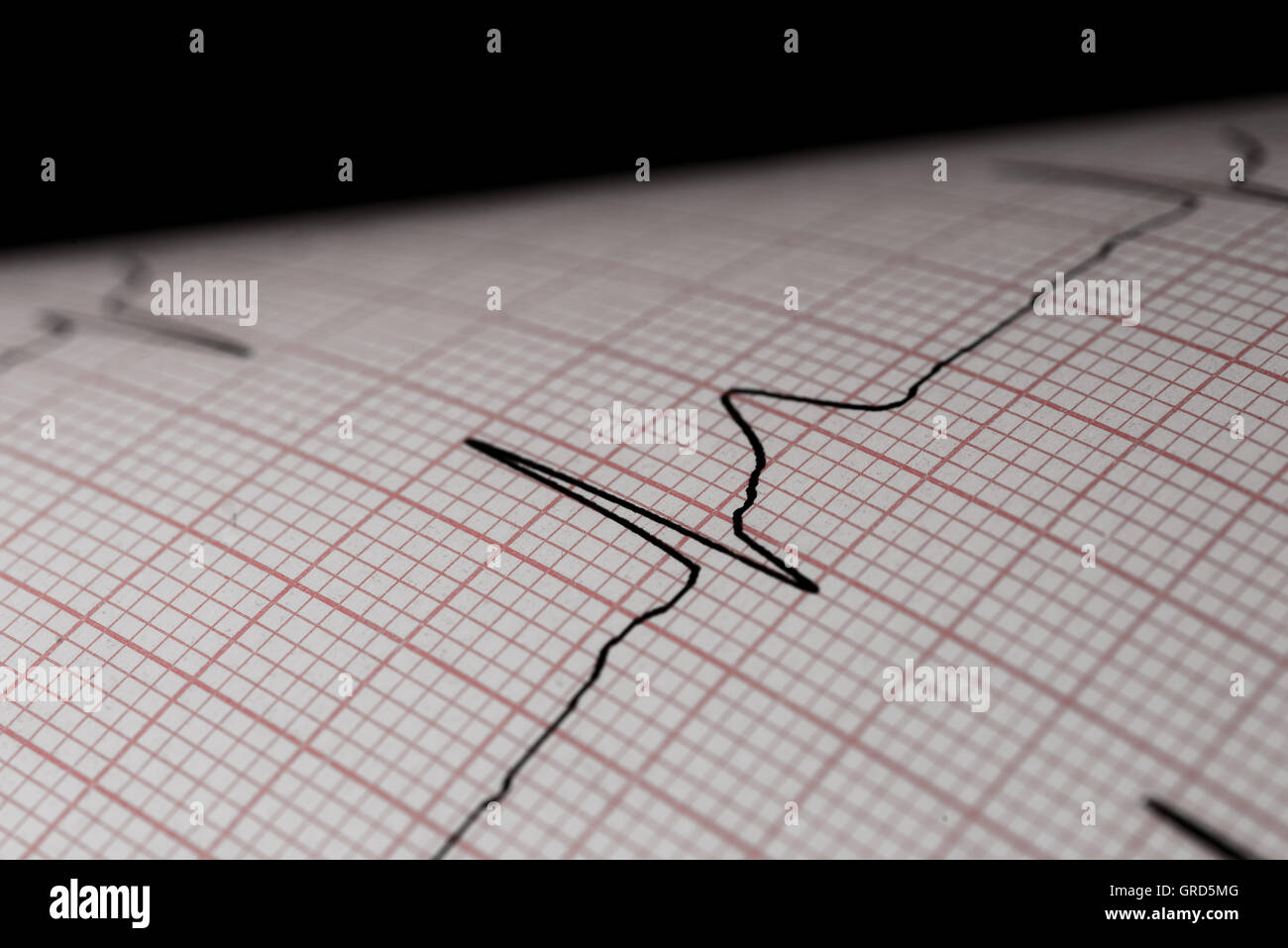 Pink grid ecg hi-res stock photography and images - Alamy