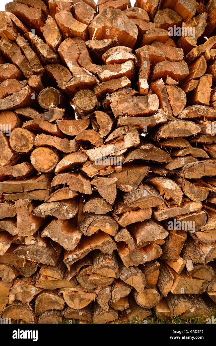 Stack Of Wood From Wood Billets Stock Photo - Alamy