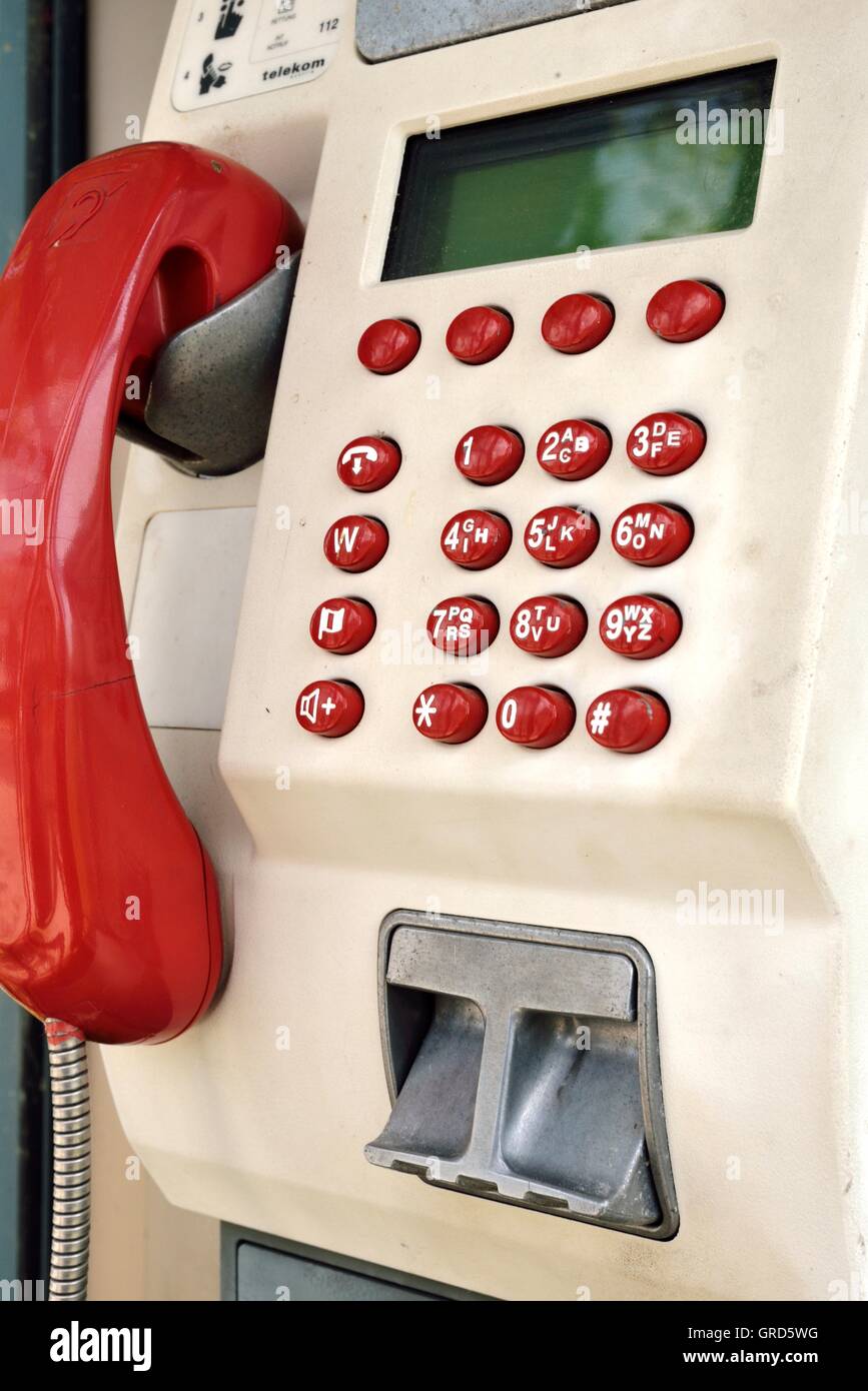 Public payphone hi-res stock photography and images - Alamy