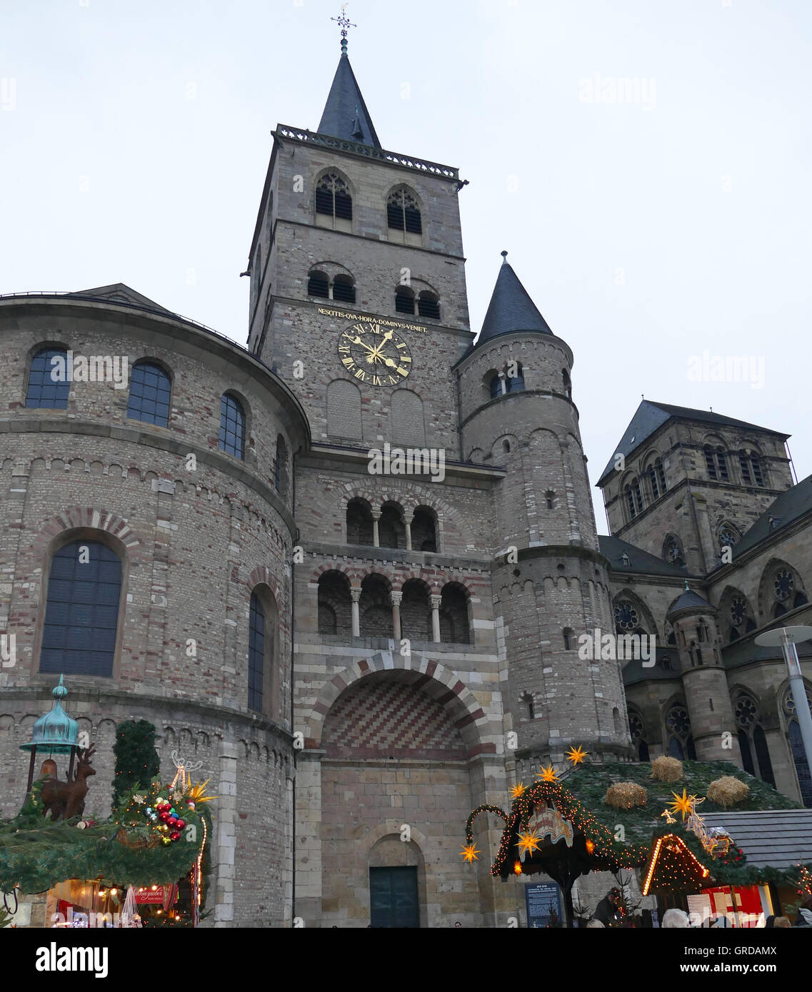 Trier Cathedral Of Saint Peter With Christmas Market, Trier, Rhineland ...