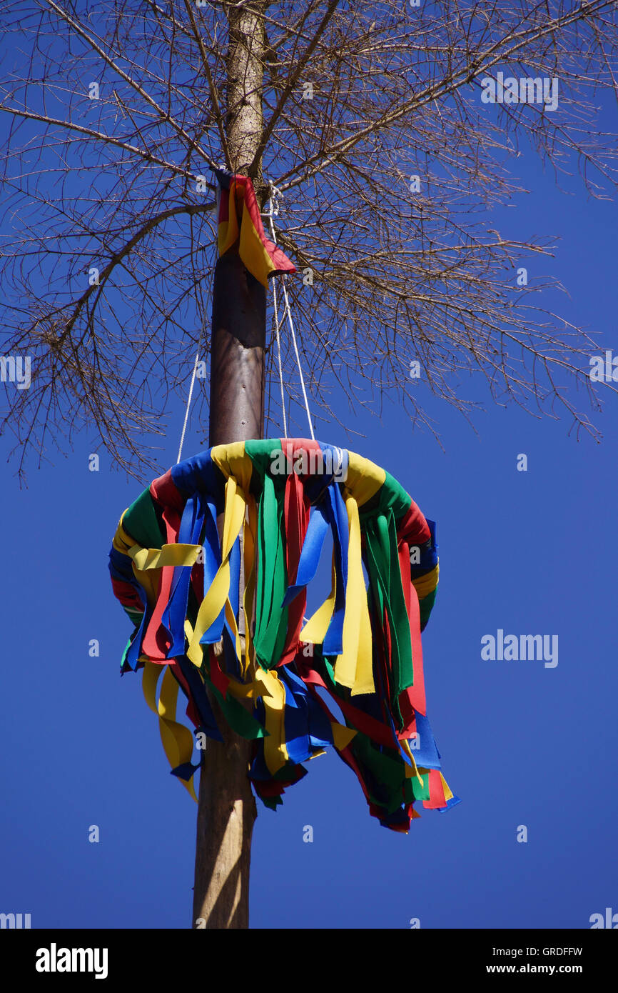Maypole With Coloured Ribbons Stock Photo - Alamy