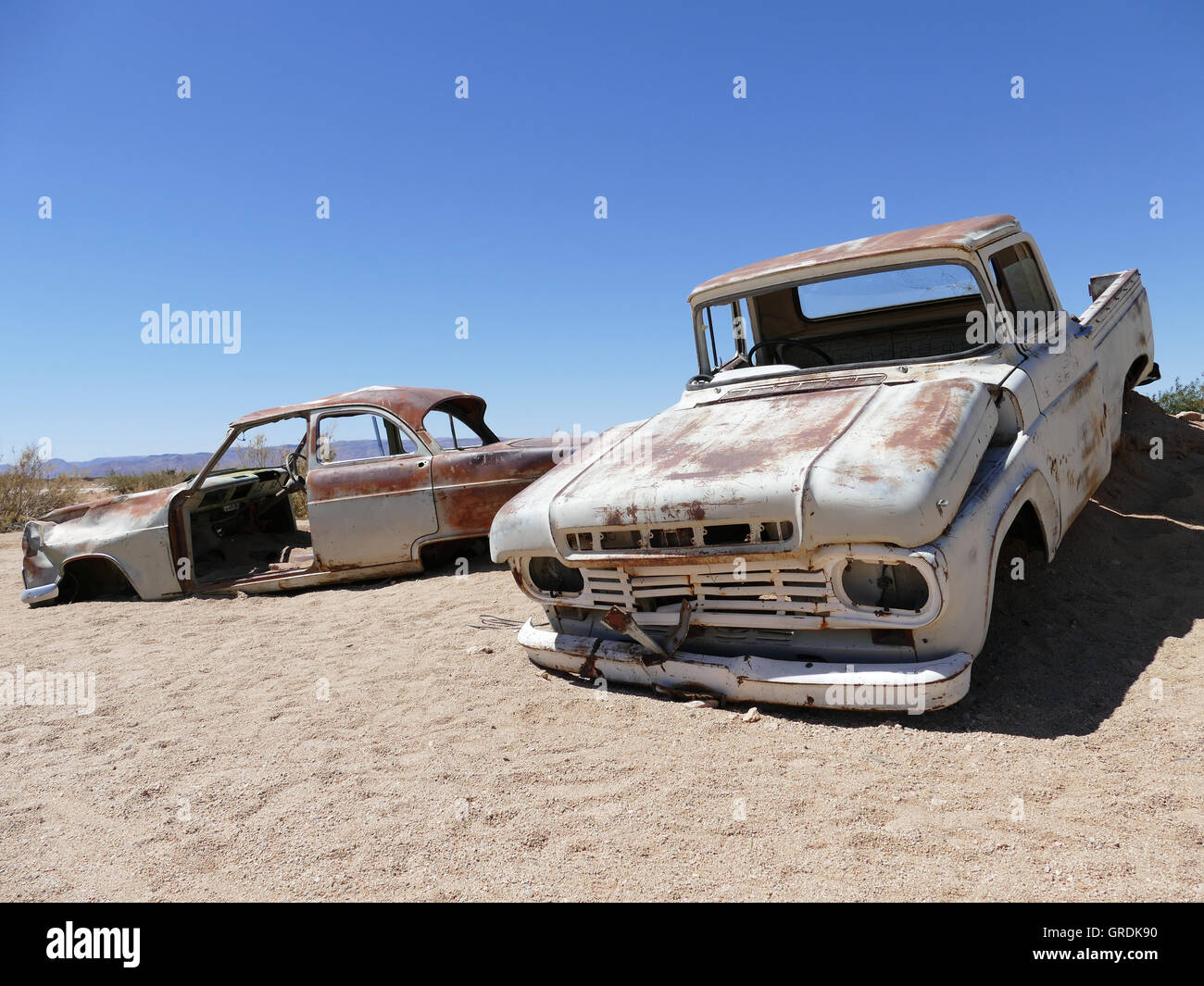 Car wrecks hi-res stock photography and images - Alamy