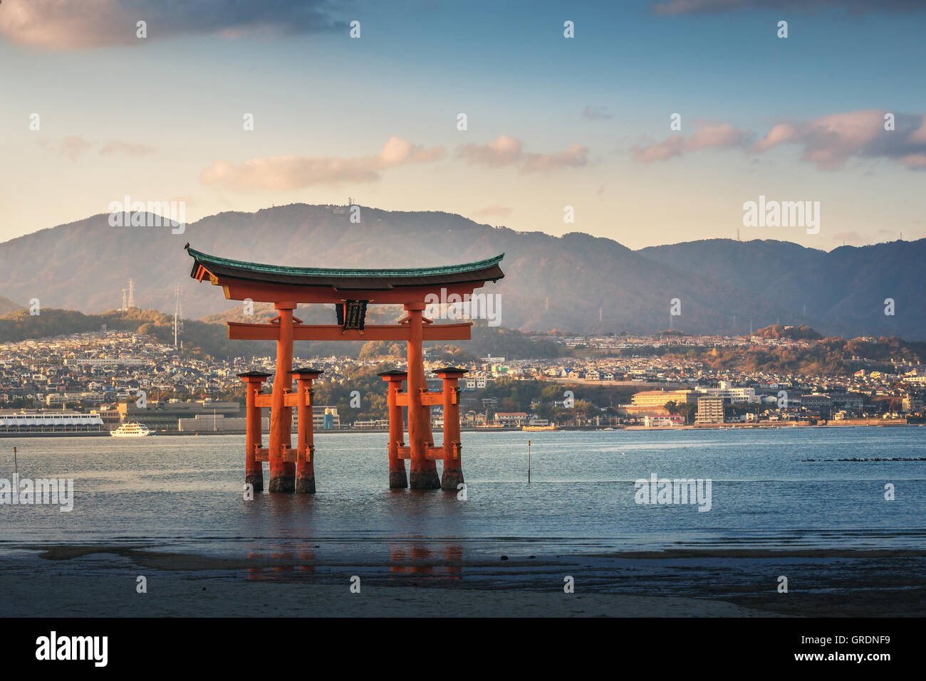 Sunset View with Great floating gate (O-Torii) on Miyajima island near ...