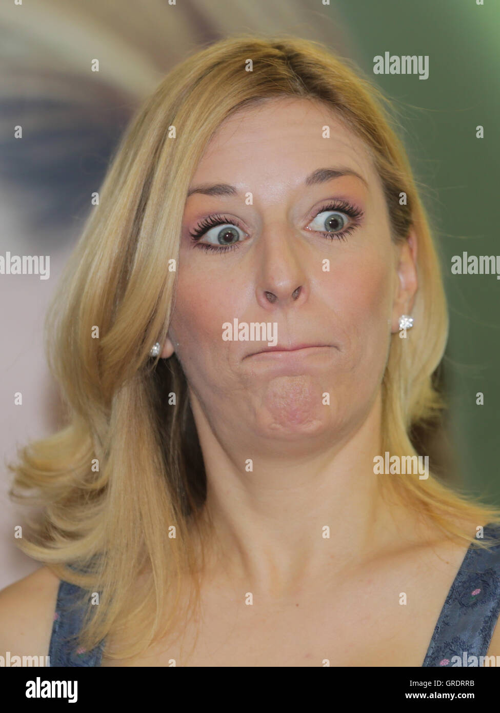 Stefanie hertel dirndl hi-res stock photography and images - Alamy