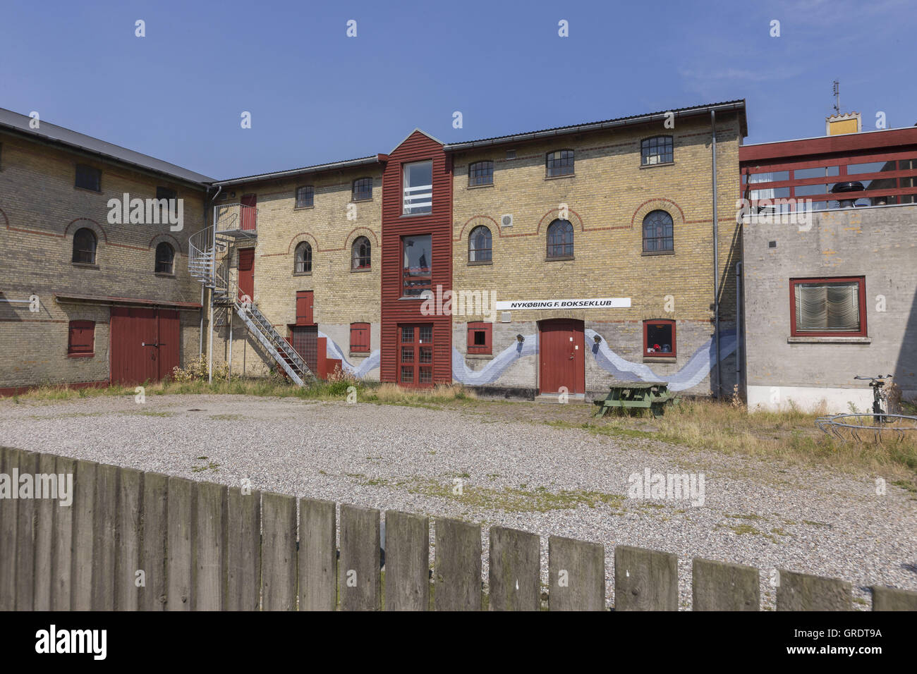 Boxing club facade hi-res stock photography and images - Alamy