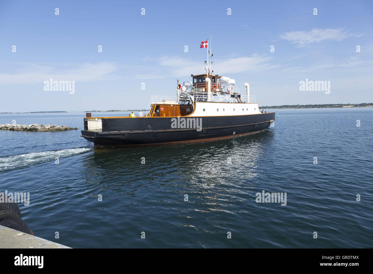 Small car ferry hi-res stock photography and images - Alamy