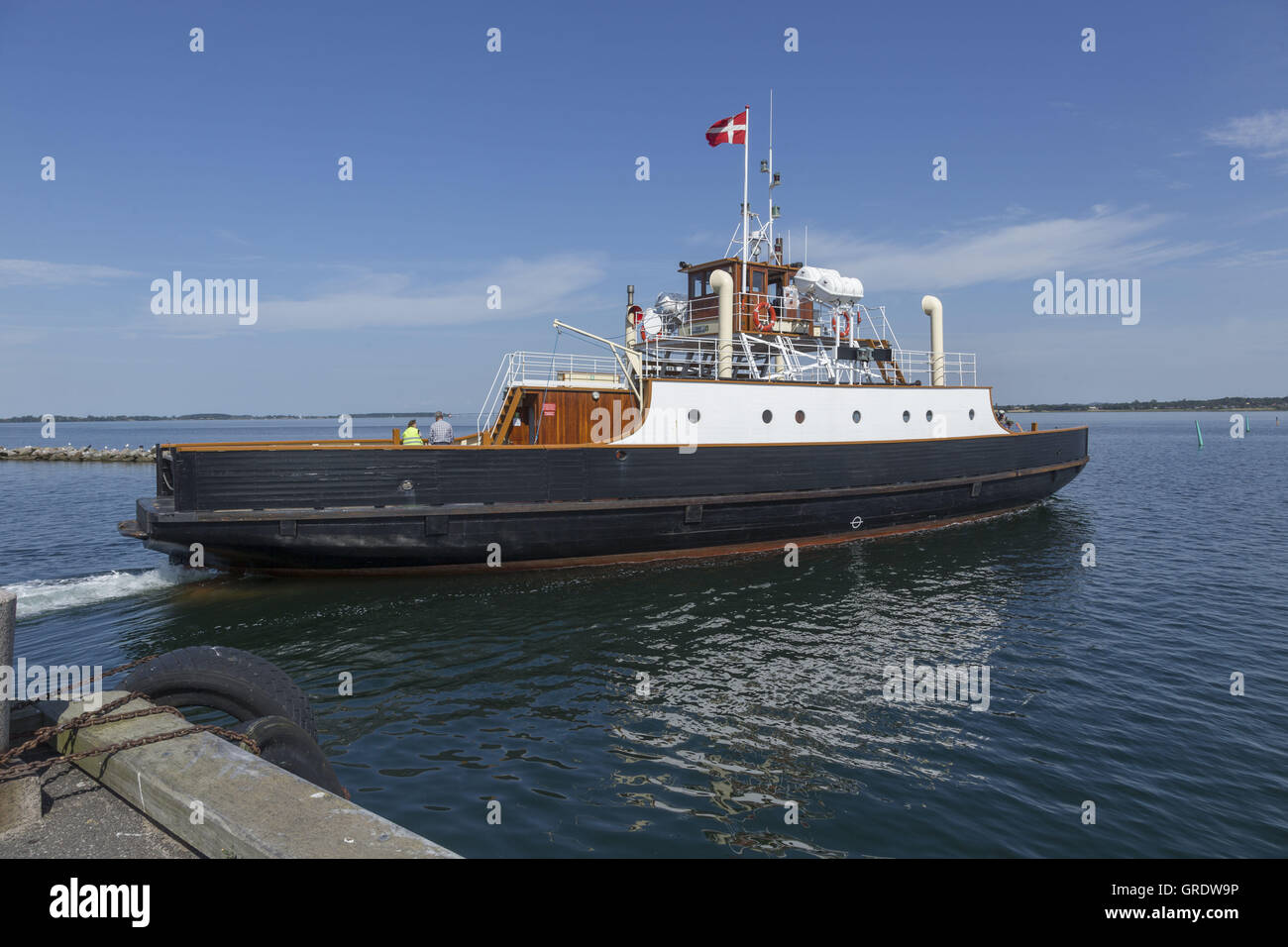 Small car ferry hi-res stock photography and images - Alamy