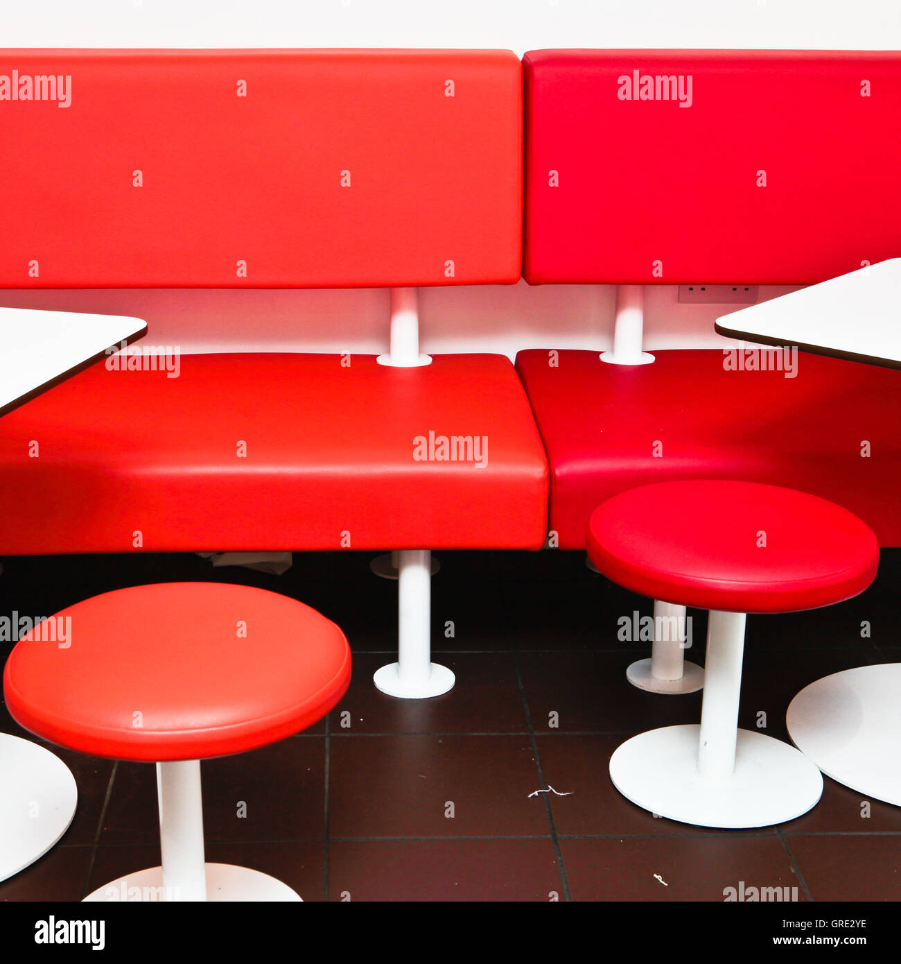 Table comfortable leather seats hi-res stock photography and images - Alamy