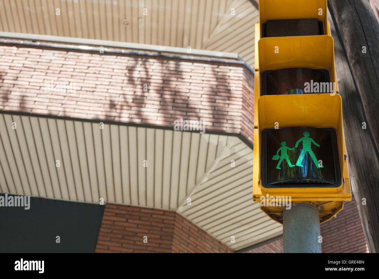 Pedestrian crossing traffic light crosswalk sign hi-res stock ...