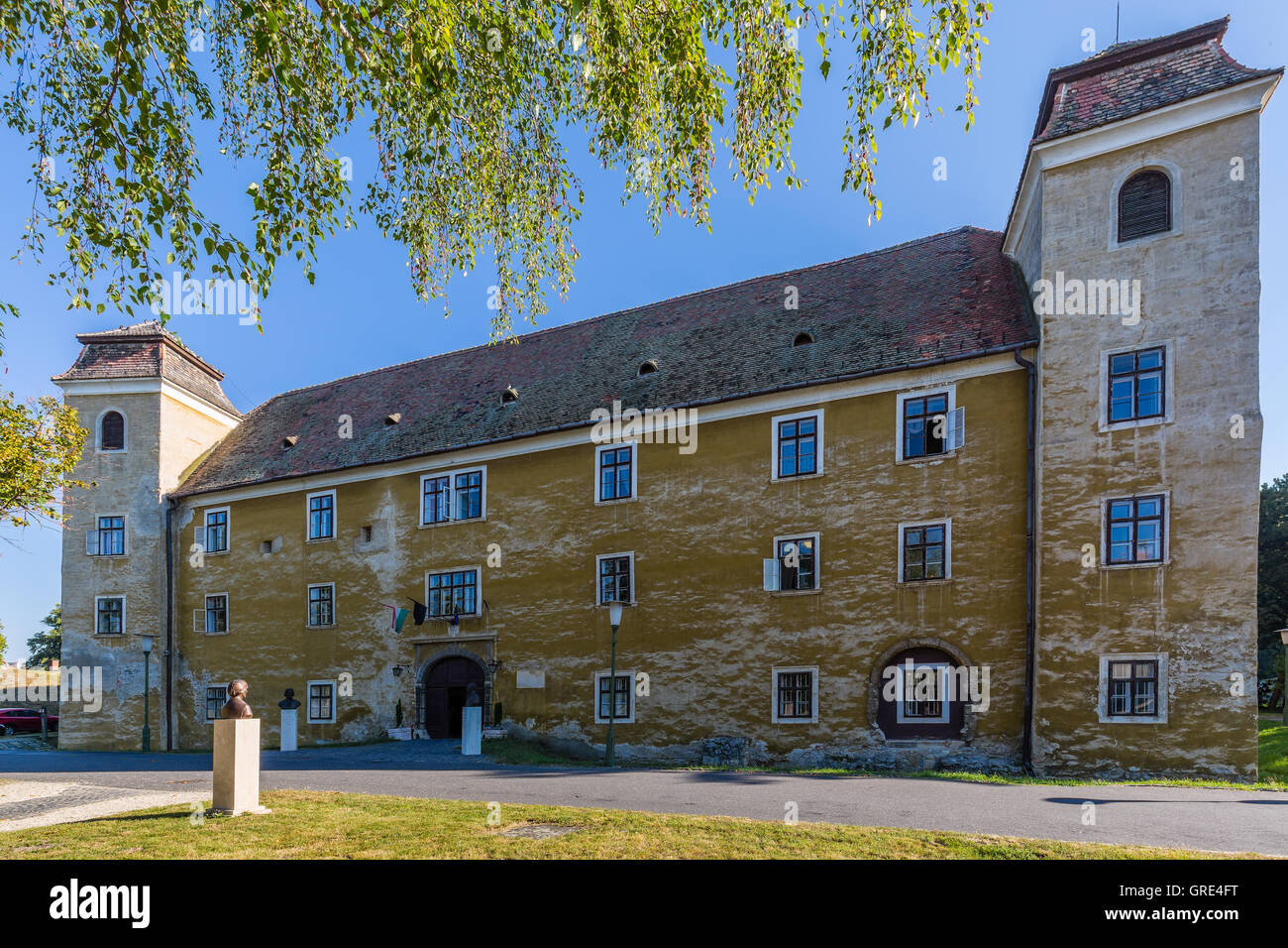 Medieval castle in Mosonmagyarovar, Hungary Stock Photo - Alamy