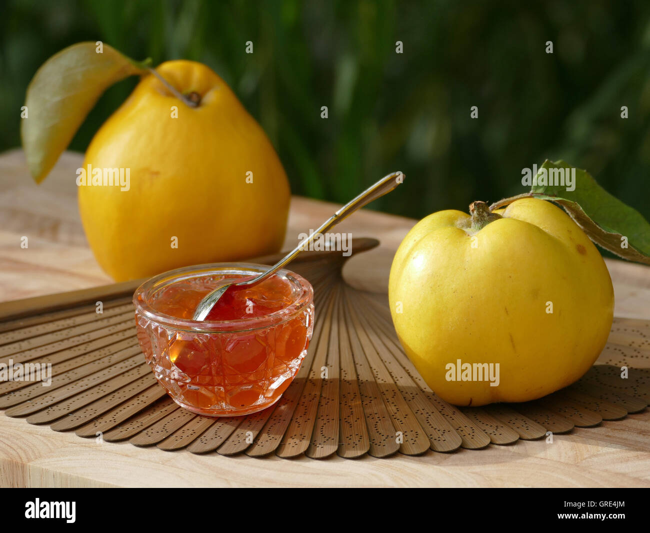 Quince Jelly And Ripe Quince Fruits Stock Photo - Alamy