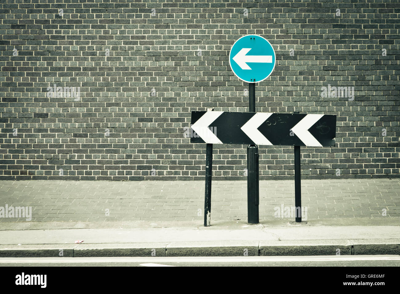 Highway code blue arrow hi-res stock photography and images - Alamy