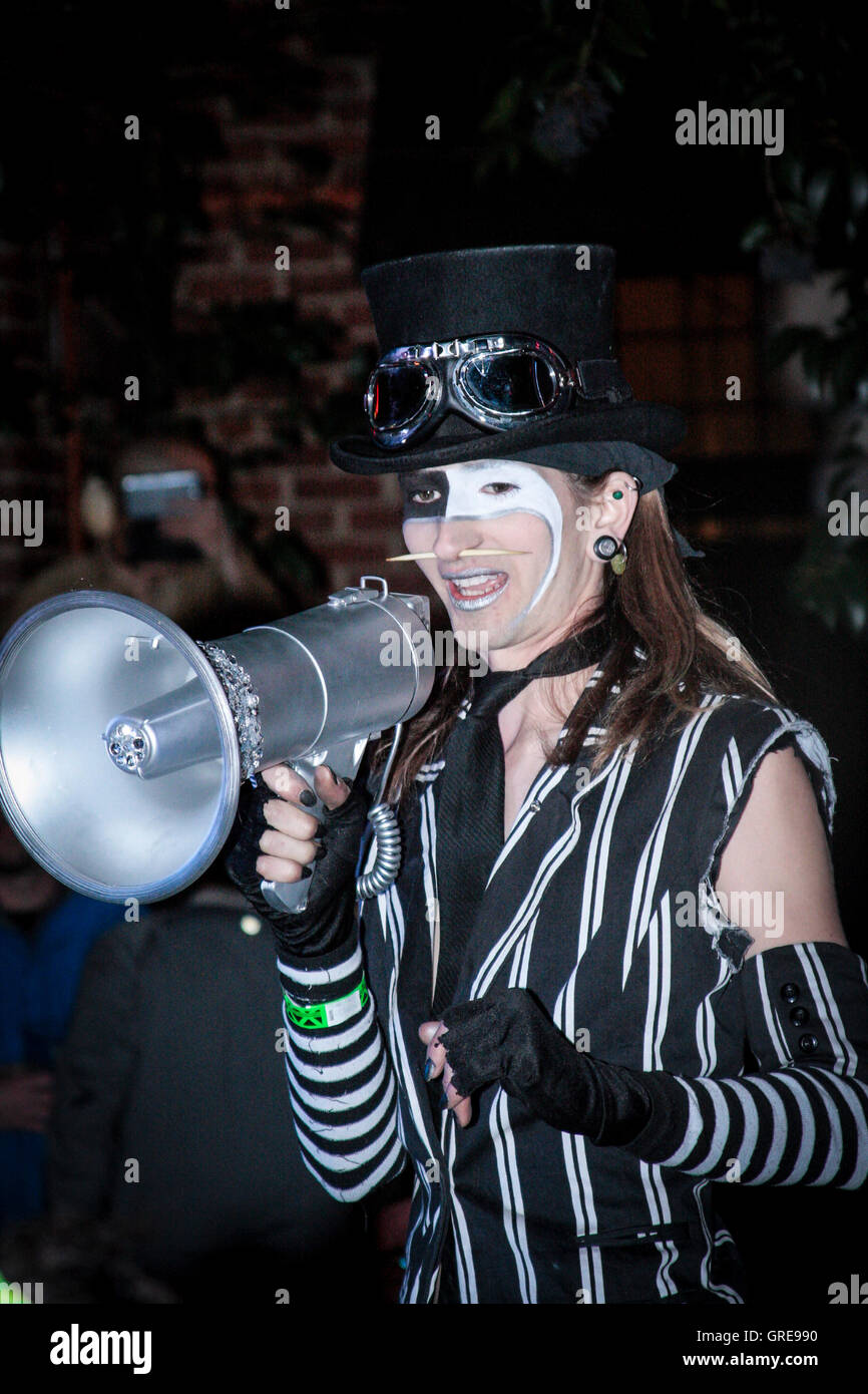 Freak show hi-res stock photography and images - Alamy