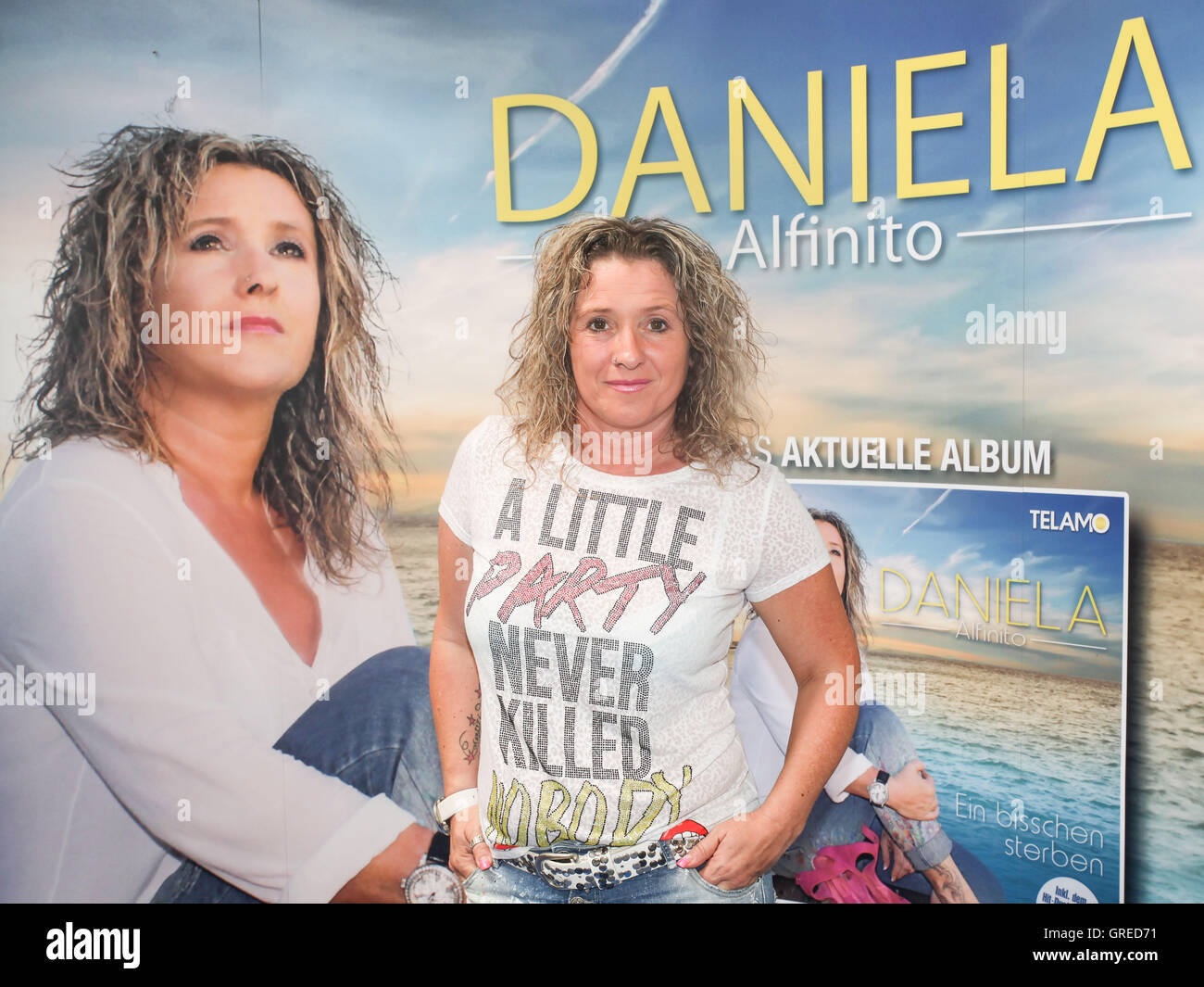 Singer Daniela Alfinito Stock Photo - Alamy