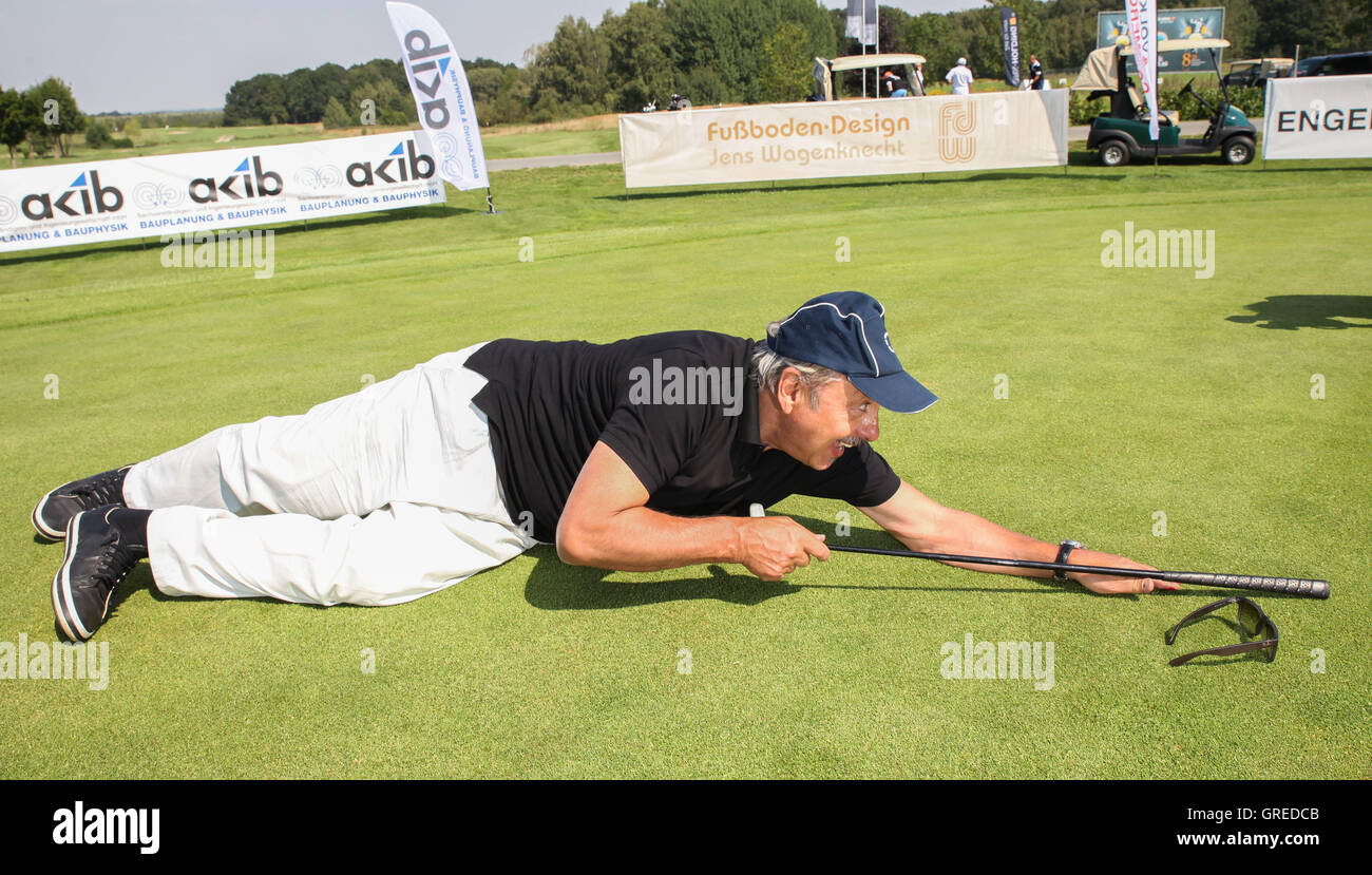 Real humans tv show hi-res stock photography and images - Alamy