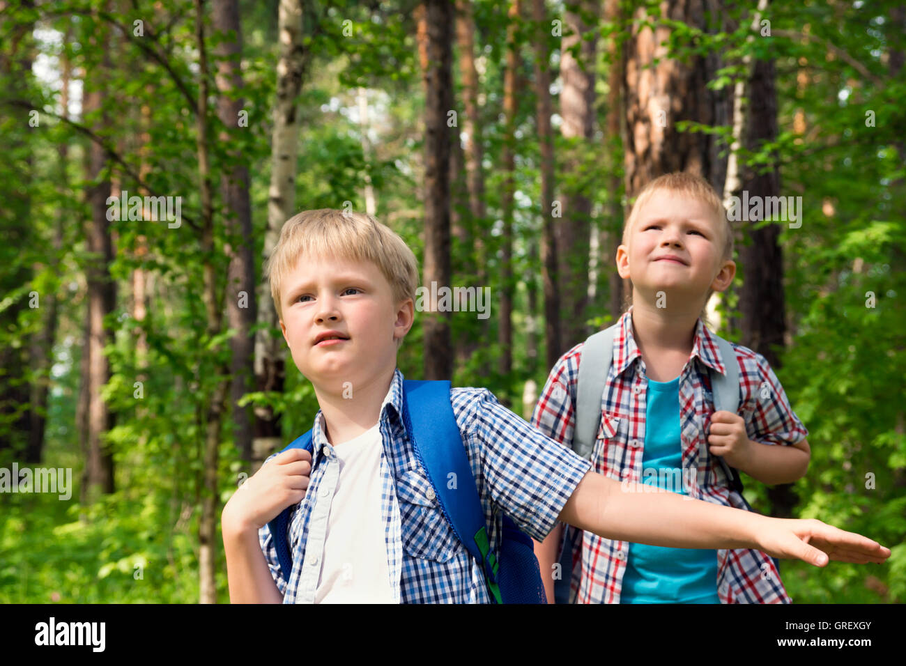 Happy children camp hi-res stock photography and images - Alamy