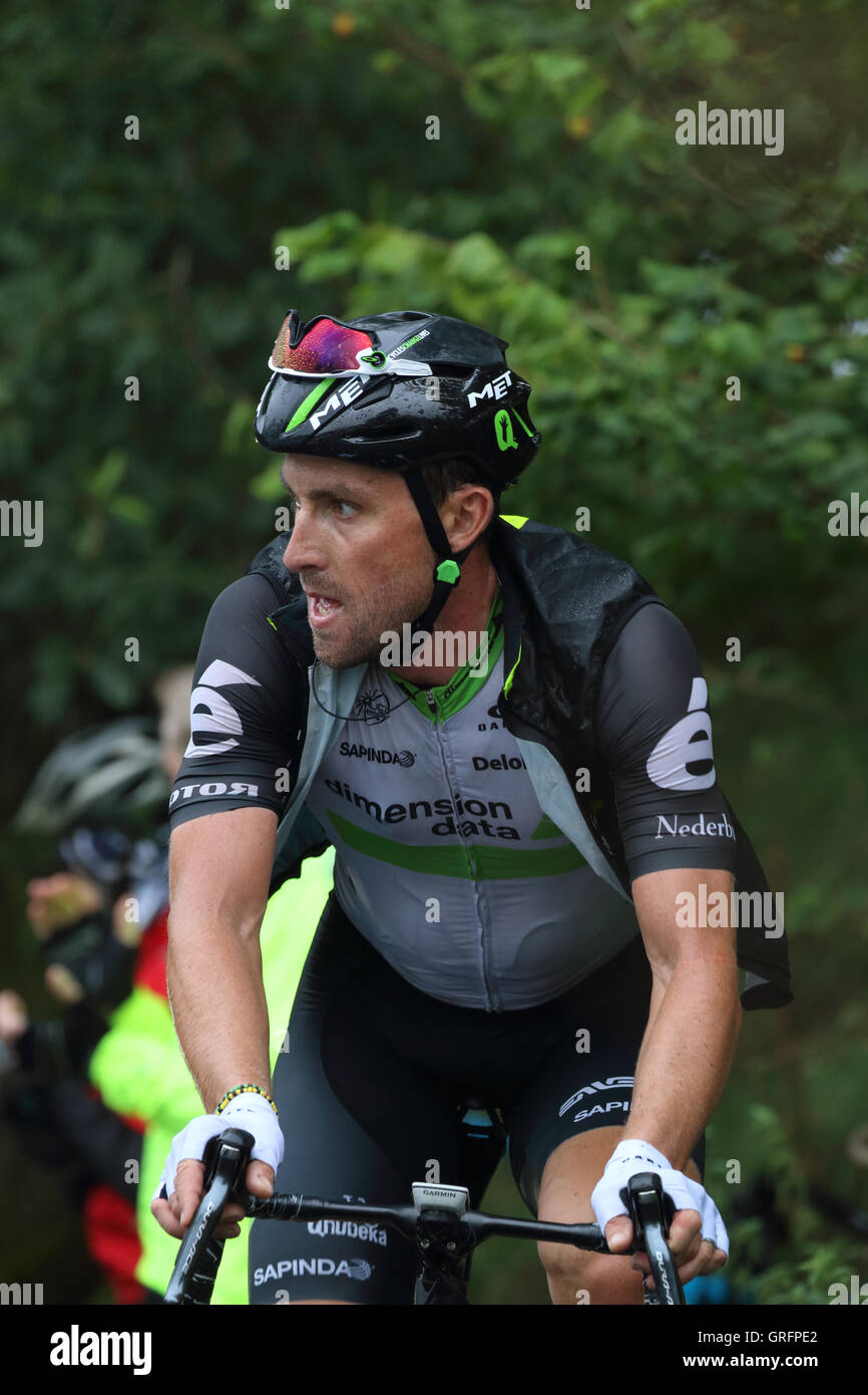 Bernhard Eisel of team dimension data riding up the struggle in the ...