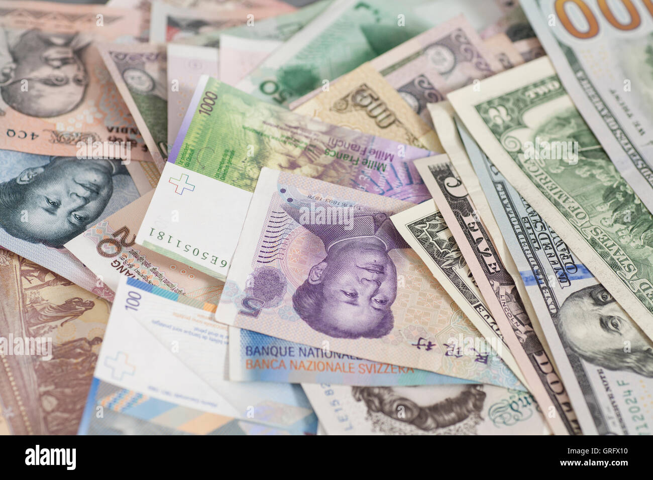 China chinese 1000 yuan banknote hi-res stock photography and images ...