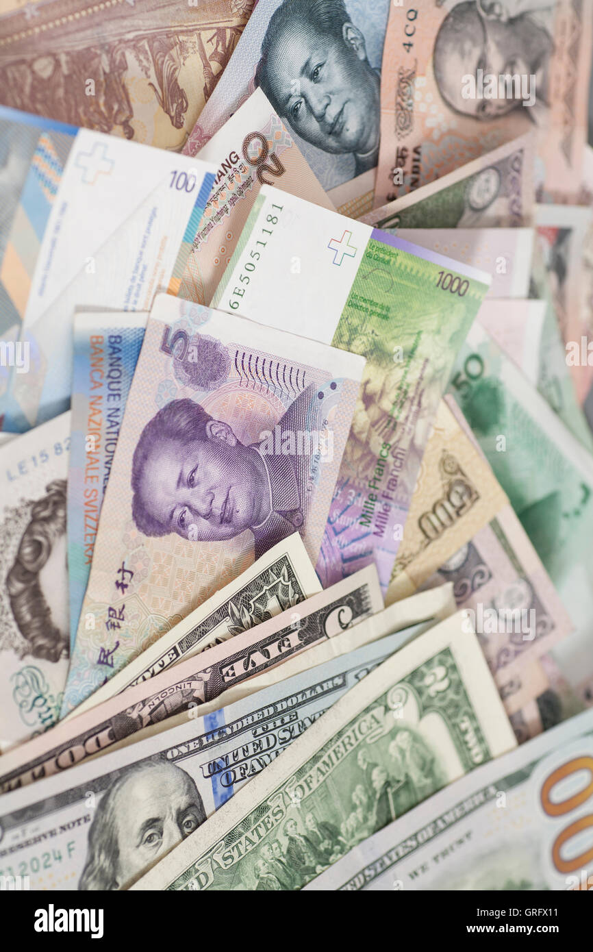 China chinese 1000 yuan banknote hi-res stock photography and images ...