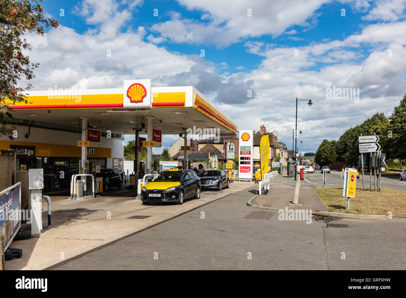 Shell service station hi-res stock photography and images - Alamy