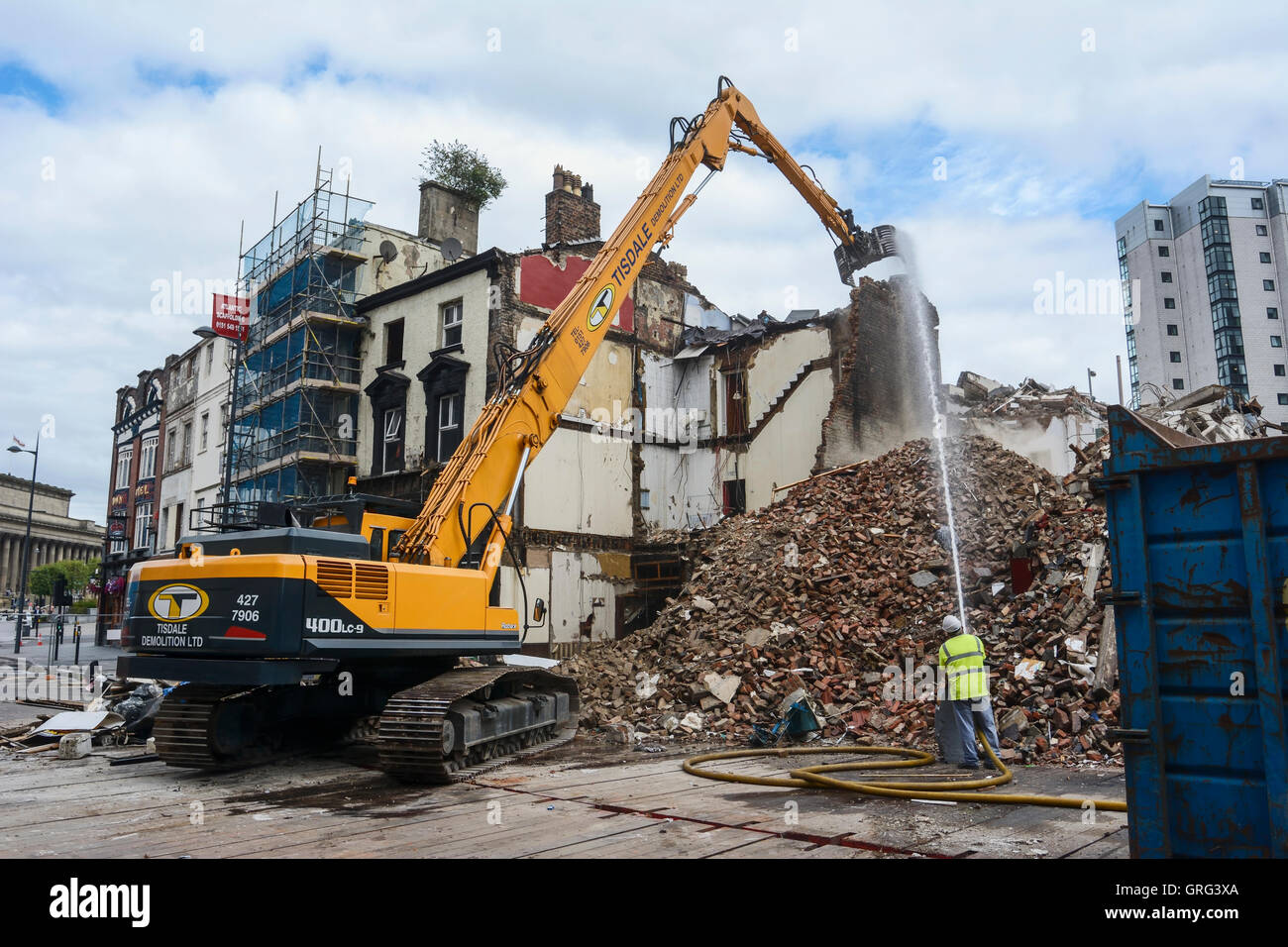Demolition of Lime Street in Liverpool to make way for redevelopment ...