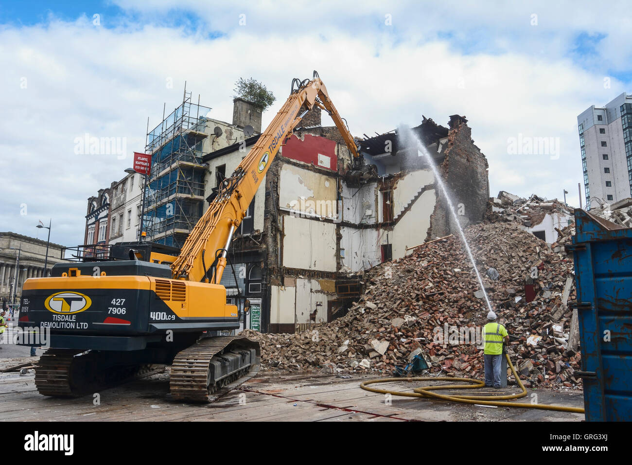 Demolition of Lime Street in Liverpool to make way for redevelopment ...