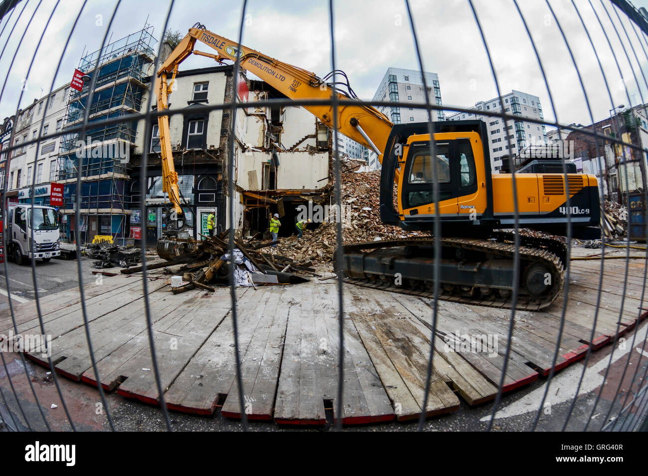 Demolition of Lime Street in Liverpool to make way for redevelopment ...