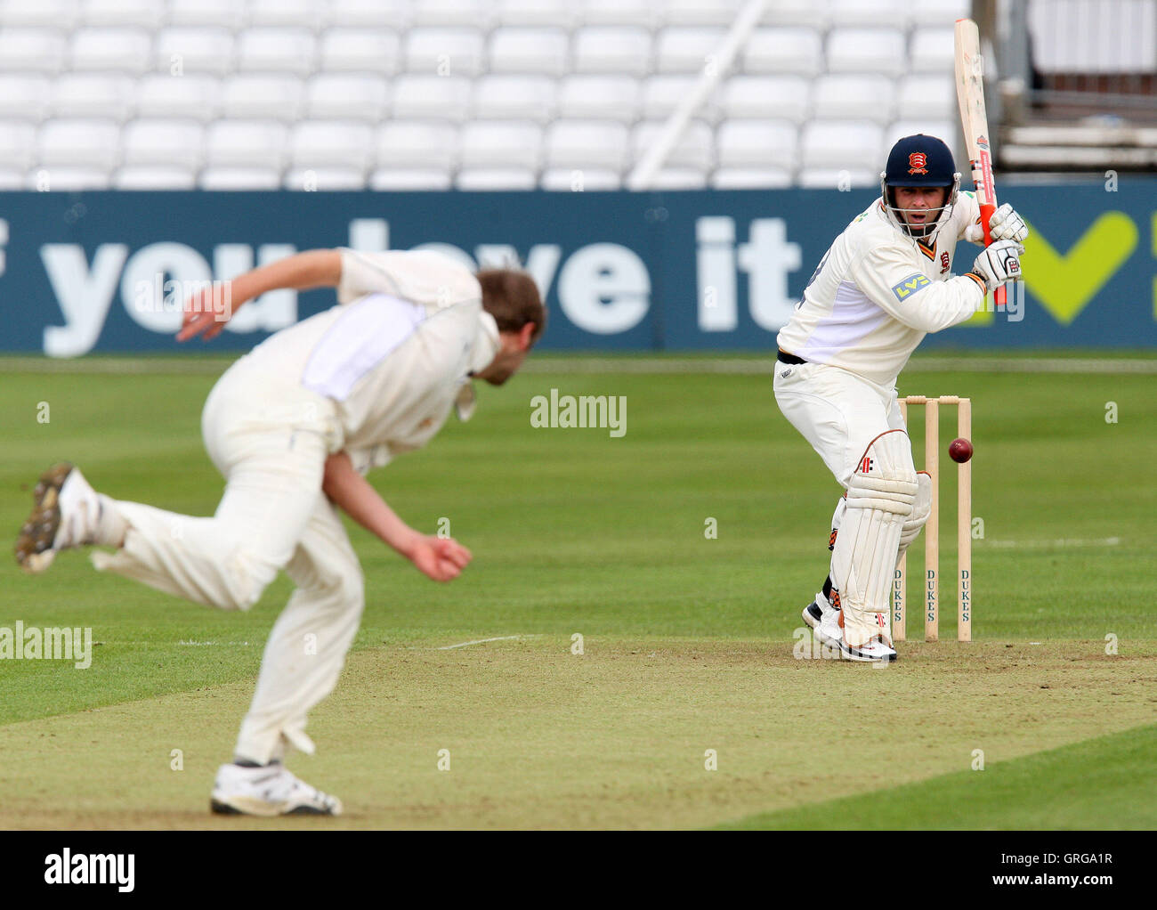 Matt Walker in batting action for Essex - Essex CCC vs Leeds/Bradford ...