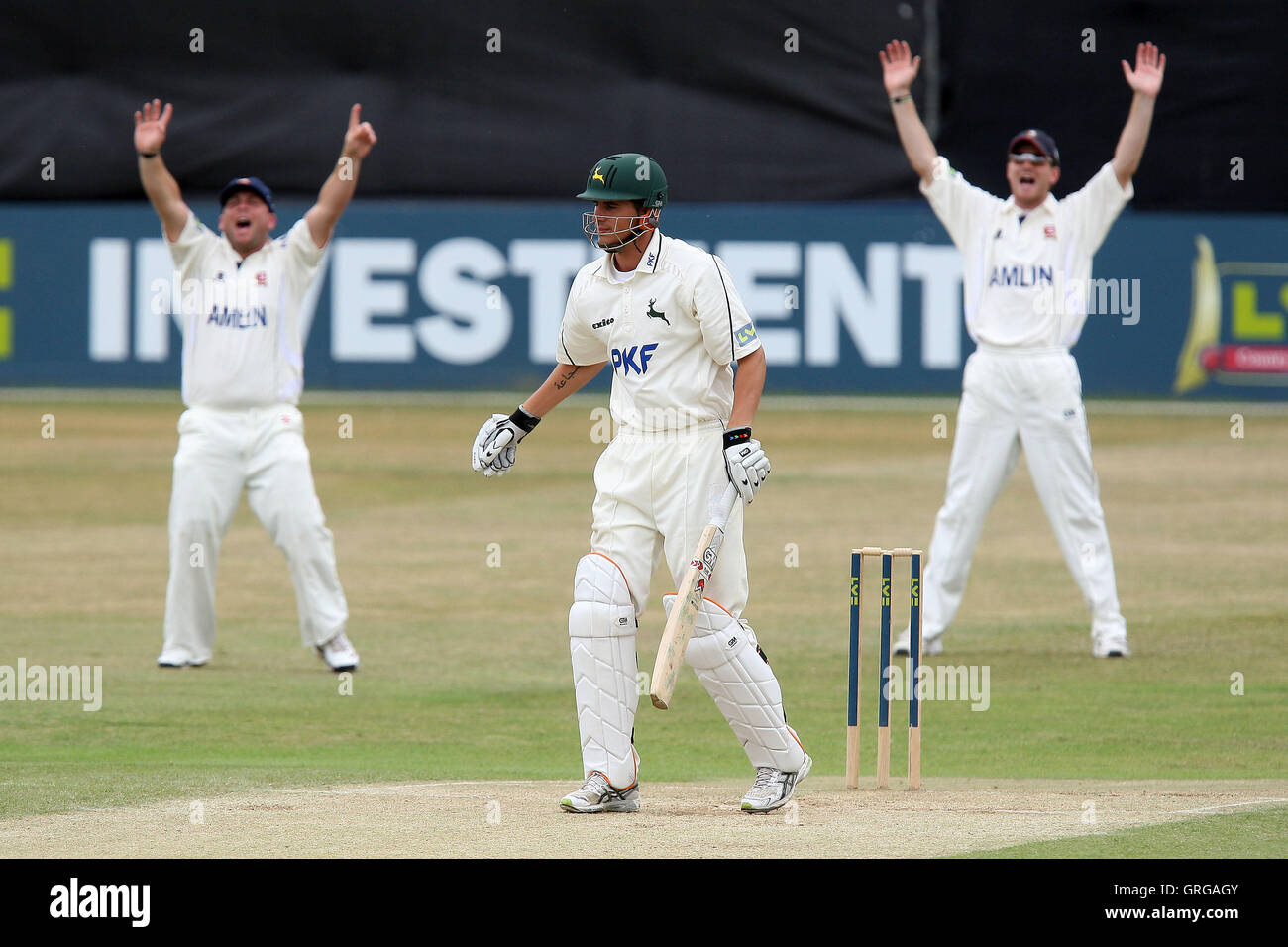 Alex Hales of Notts survives an appeal - Essex CCC vs Nottinghamshire ...