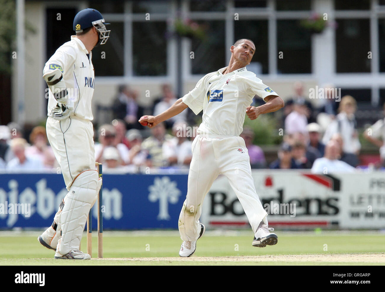 Alfonso Thomas in bowling action for Somerset - Essex CCC vs Somerset ...