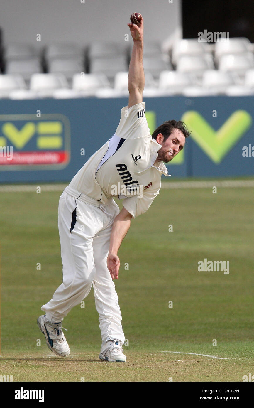 Daniel Masters of Essex in bowling action - Essex CCC vs Worcestershire ...
