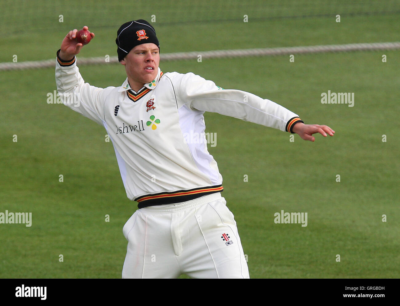 Max Osborne of Essex fields the ball - Essex CCC vs Worcestershire CCC ...