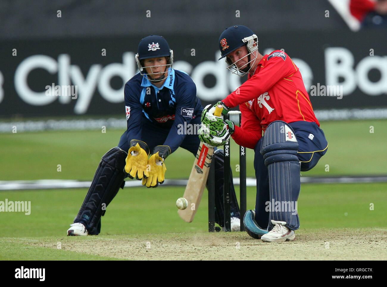 Cricket jonathan batty action hi-res stock photography and images - Alamy