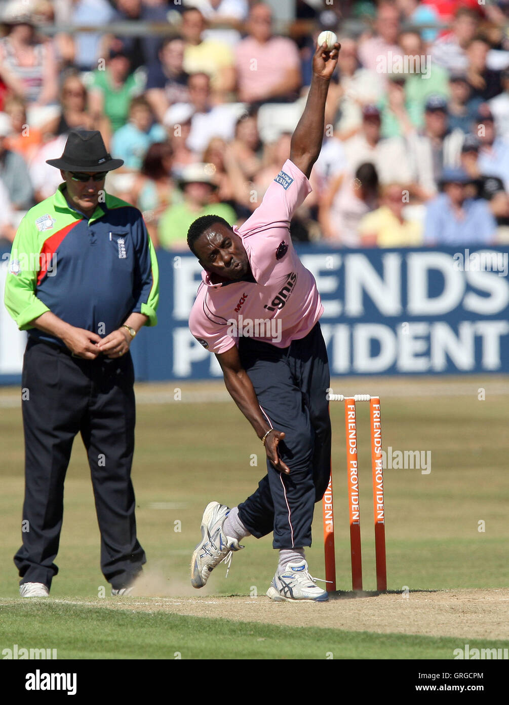 Pedro Collins in bowling action for Middlesex - Essex Eagles vs ...