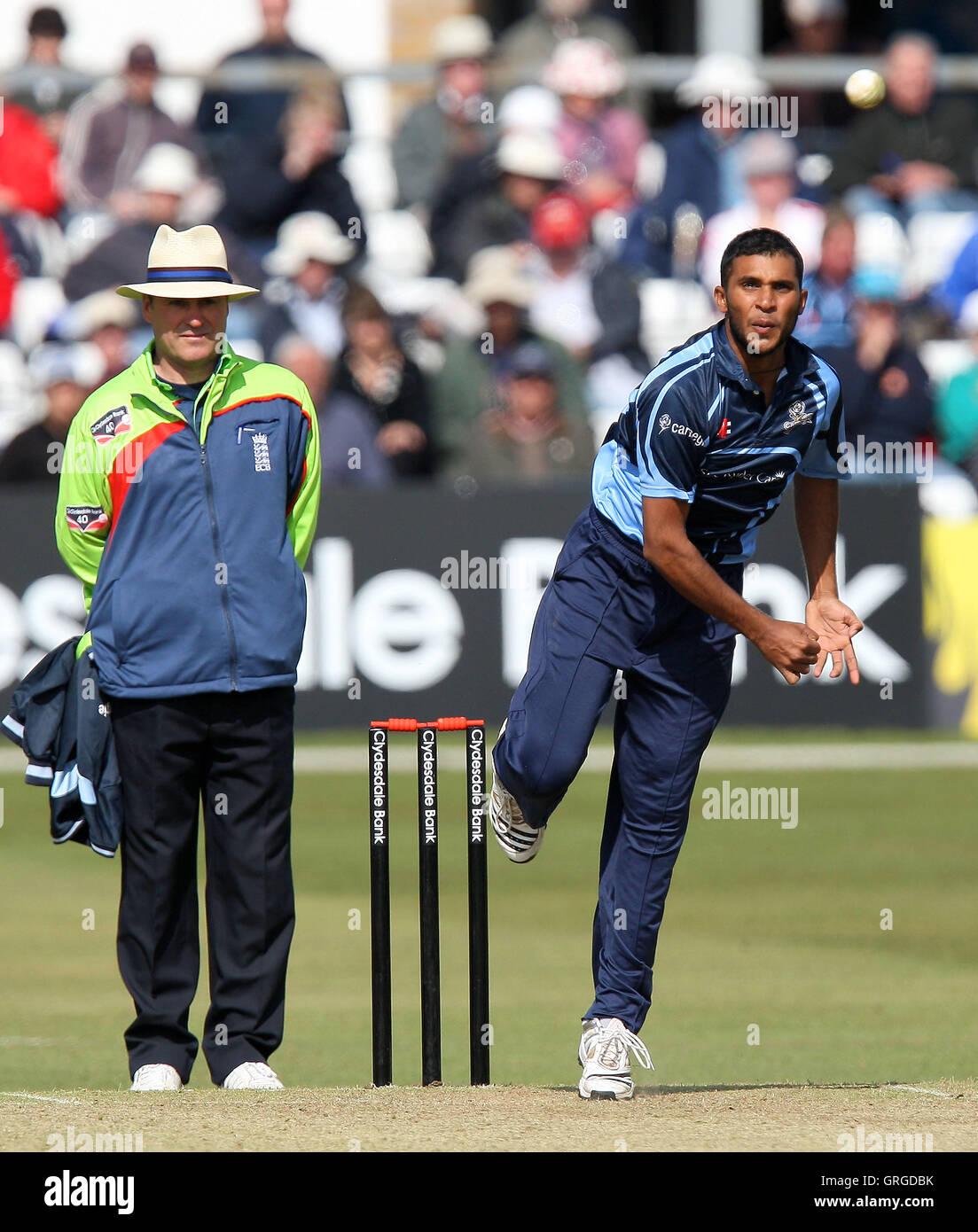 Adil rashid cricket hi-res stock photography and images - Alamy