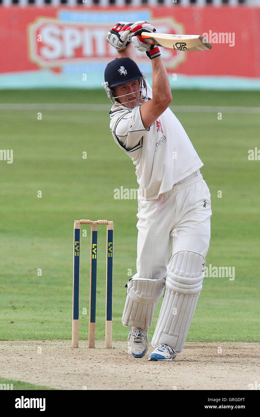 Joe Denly in batting action for Kent - Kent CCC vs Essex CCC - LV ...