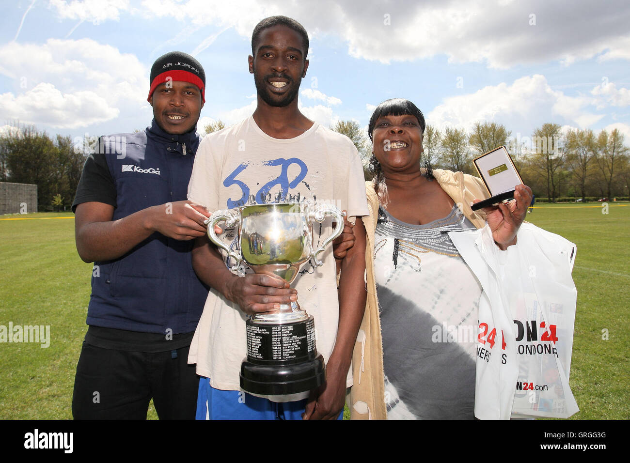 Lapton celebrate victory - Clapton Rangers (yellow) vs Lapton - Hackney ...