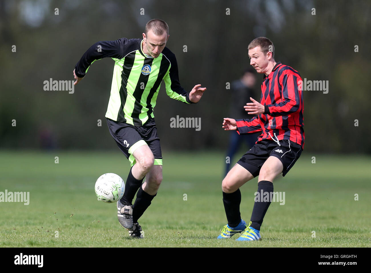 Grassroots football south london hi-res stock photography and images ...