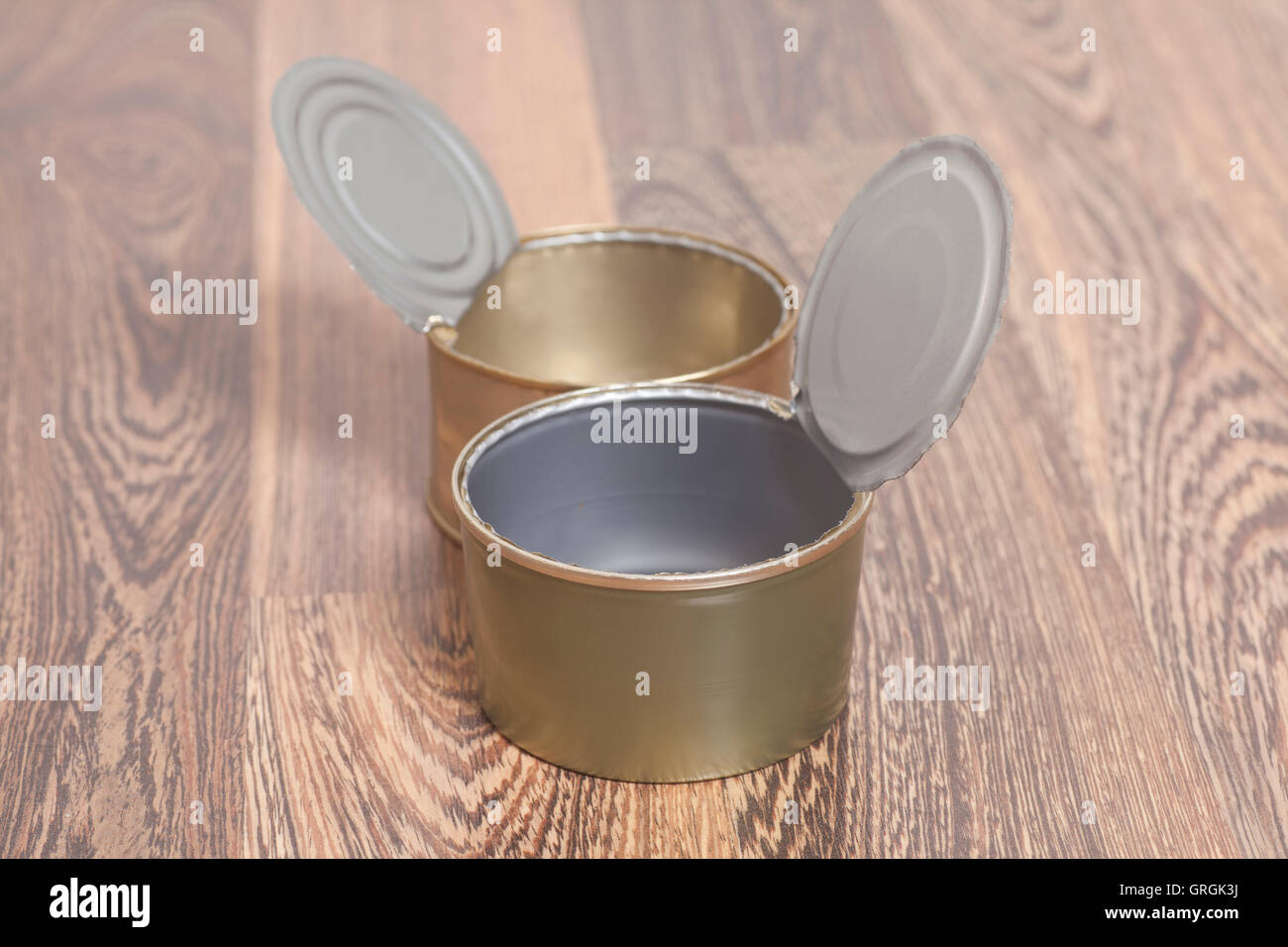 Open tin cans hi-res stock photography and images - Alamy