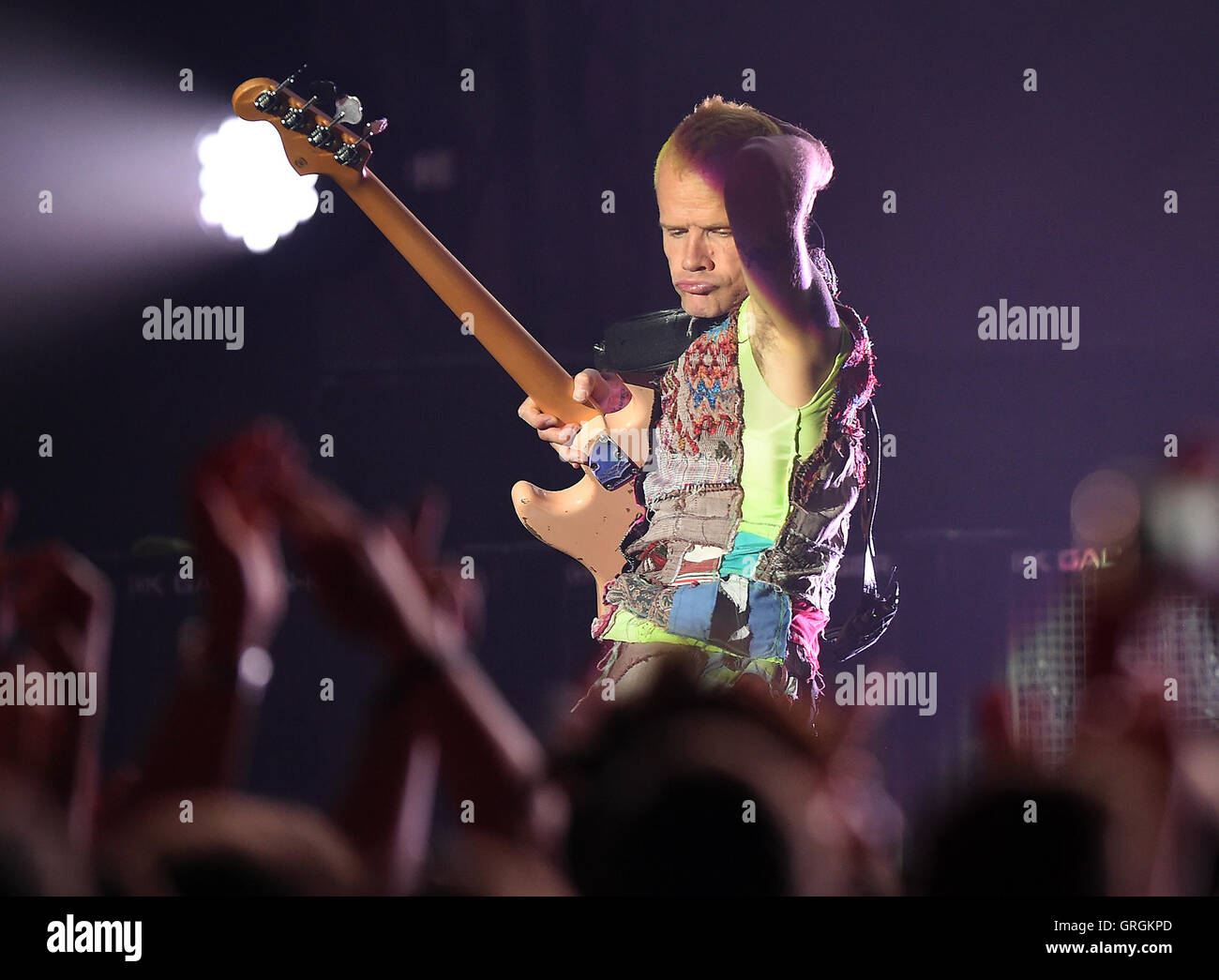Red hot chili peppers bassist flea hi-res stock photography and images ...