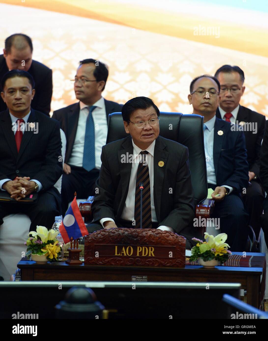 Thongloun sisoulith of laos hi-res stock photography and images - Alamy