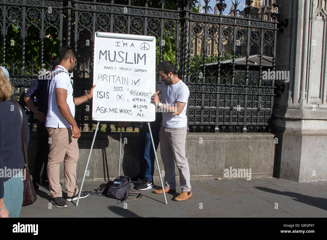 Uk muslim group men hi-res stock photography and images - Alamy