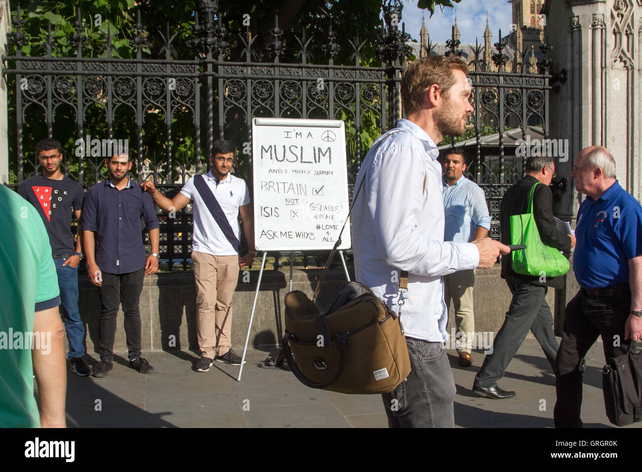 Islamic radicals hi-res stock photography and images - Alamy