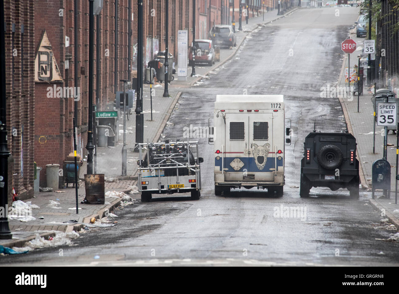 Car crash movie set hi-res stock photography and images - Alamy